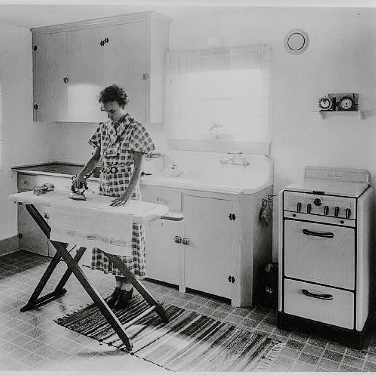 A Homemaker in 1920s America [Homemaking History]