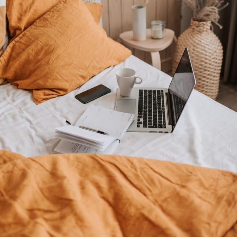 How to Make Homemaking Enjoyable [Simple Guide]